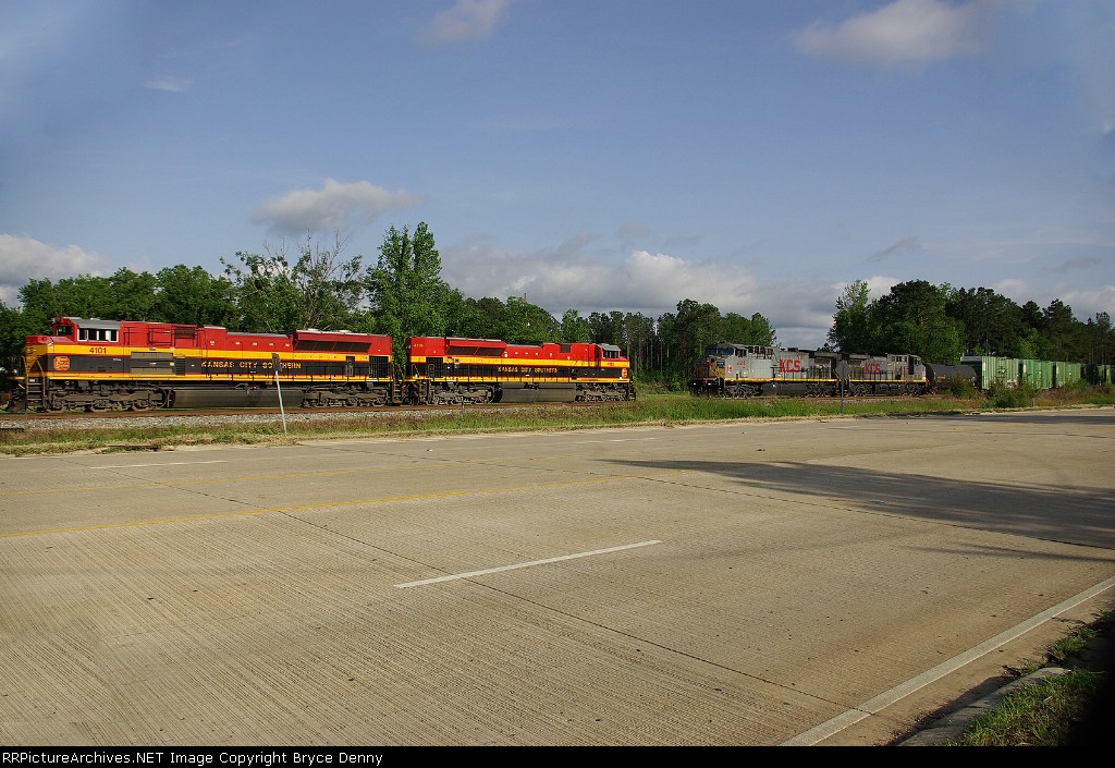 Pair of KCS Belles and KCS De Mexico AC400's meet